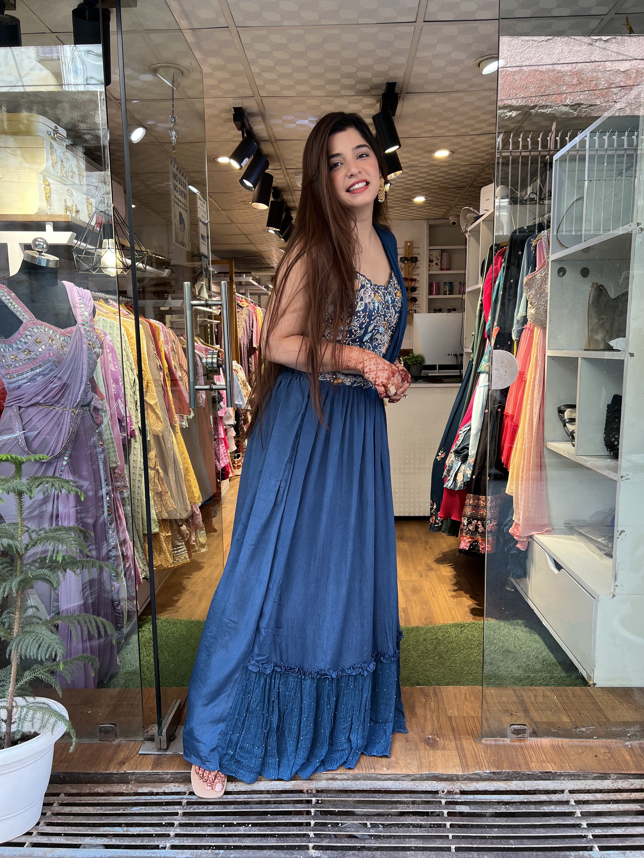 Samay Hand Embroidered Blouse With Skirt – LaGlits